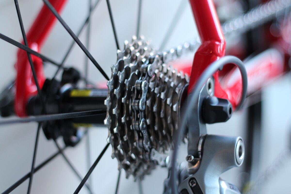 Bike Gears Explained: How to Use Bicycle Gears (for Dummies)