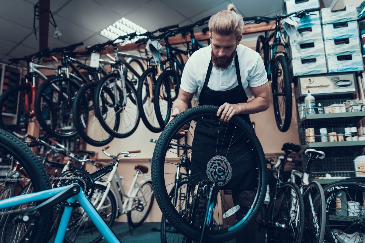 7 Astonishing Ways Cycling Boosts the Economy