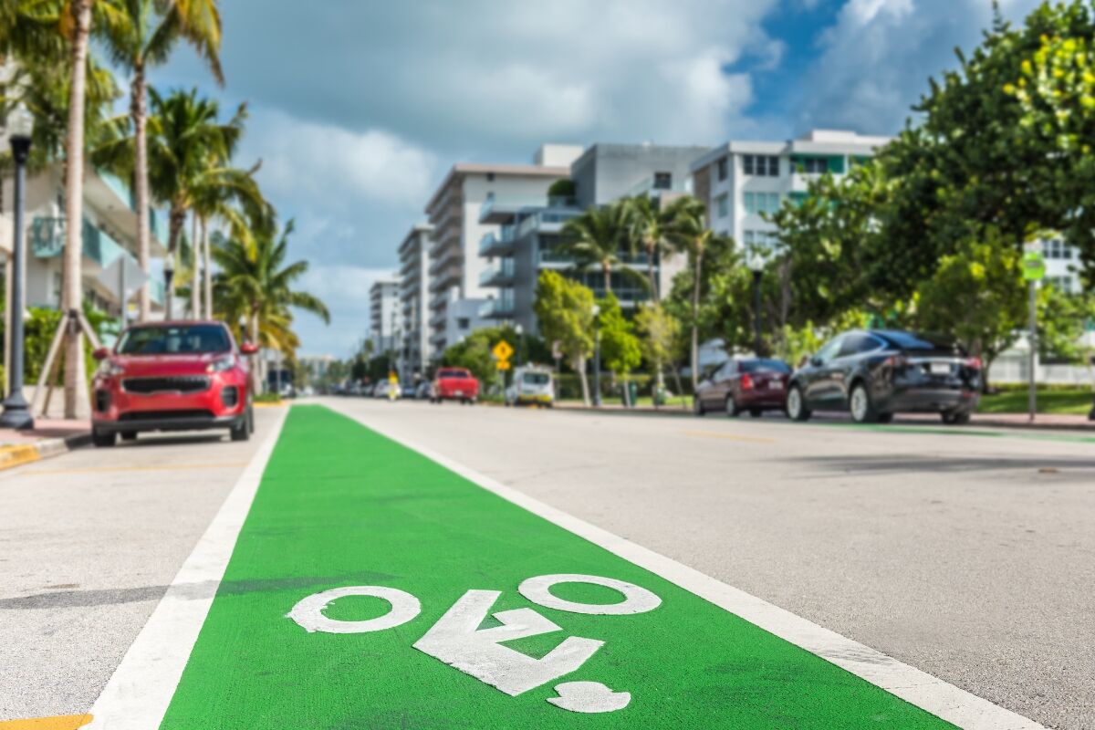The Perfect Bike Lane Needs These 5 Vital Features