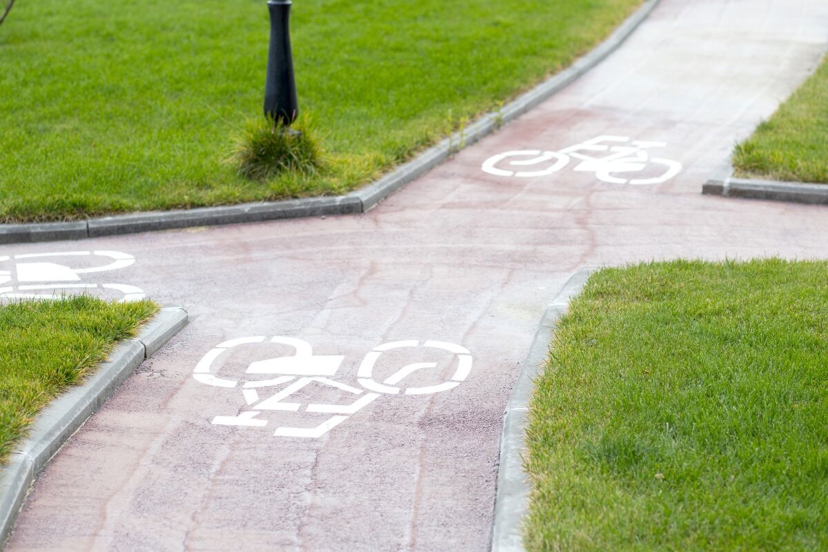 The Perfect Bike Lane Needs These 5 Vital Features