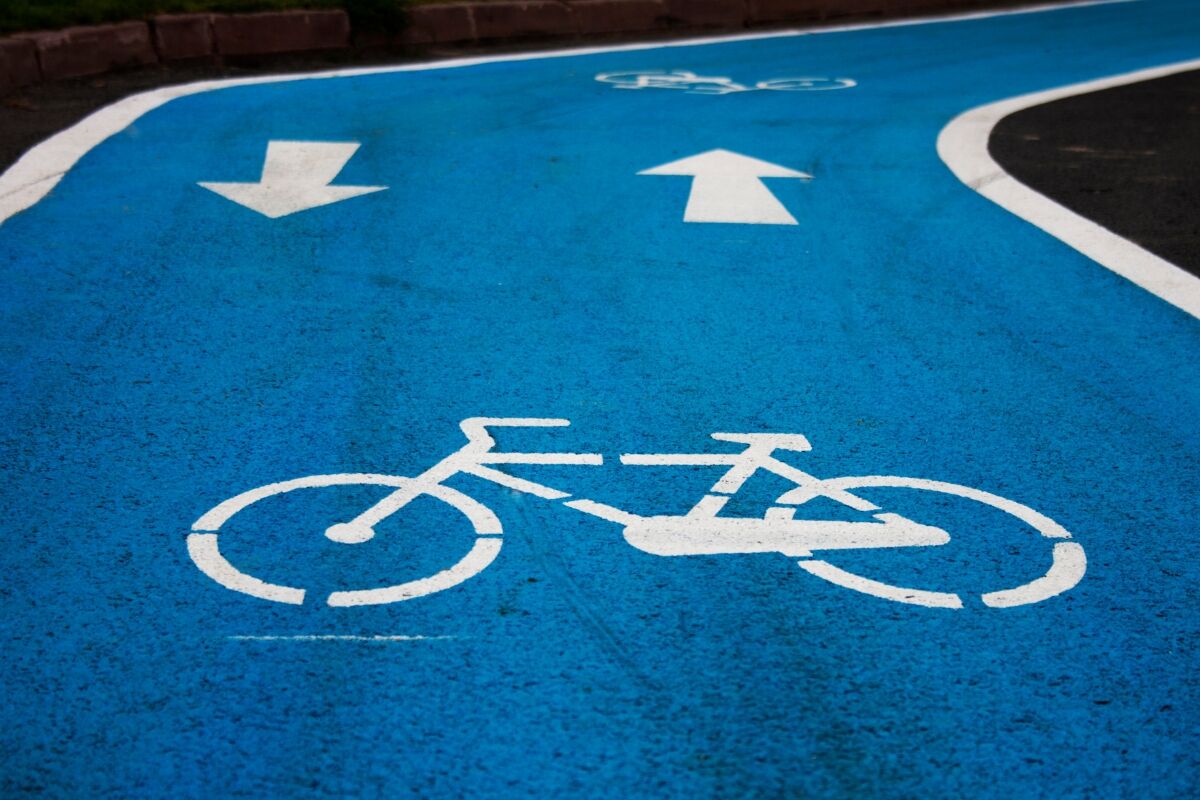 The Perfect Bike Lane Needs These 5 Vital Features