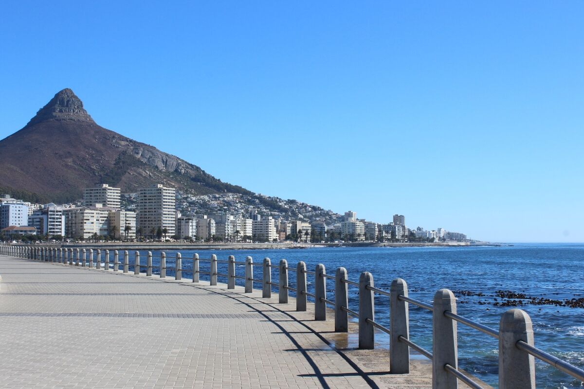 10 Breathtaking Urban Bike Paths Around the World