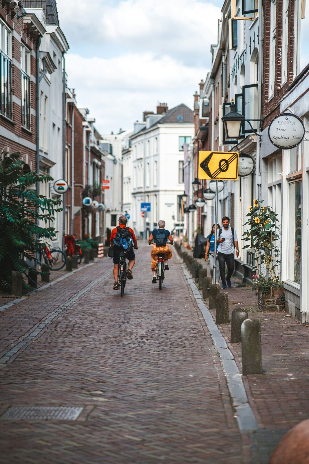 10 Breathtaking Urban Bike Paths Around the World