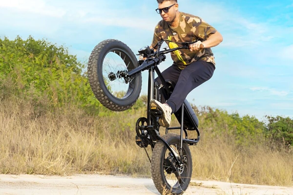 Macfox E-Bike Tips: How to Choose Between Fat Tires and Skinny tires?
